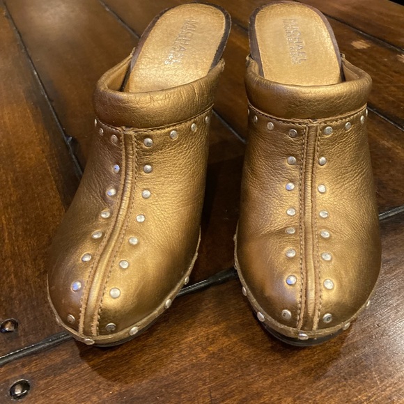 MICHAEL Michael Kors | Shoes | Michael Kors Size 7 2 Gold Studded ...